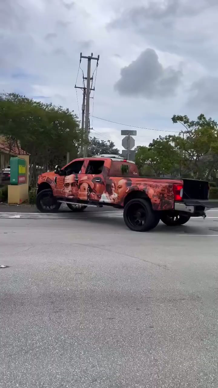 Coco Doin a U-Turn All Over the Curb- Ain’t No Way Boy Lol