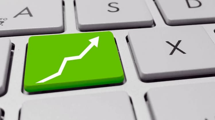 Mutlibagger banking stock zooms 120% in 1 yr, hits 52-wk high; check ...