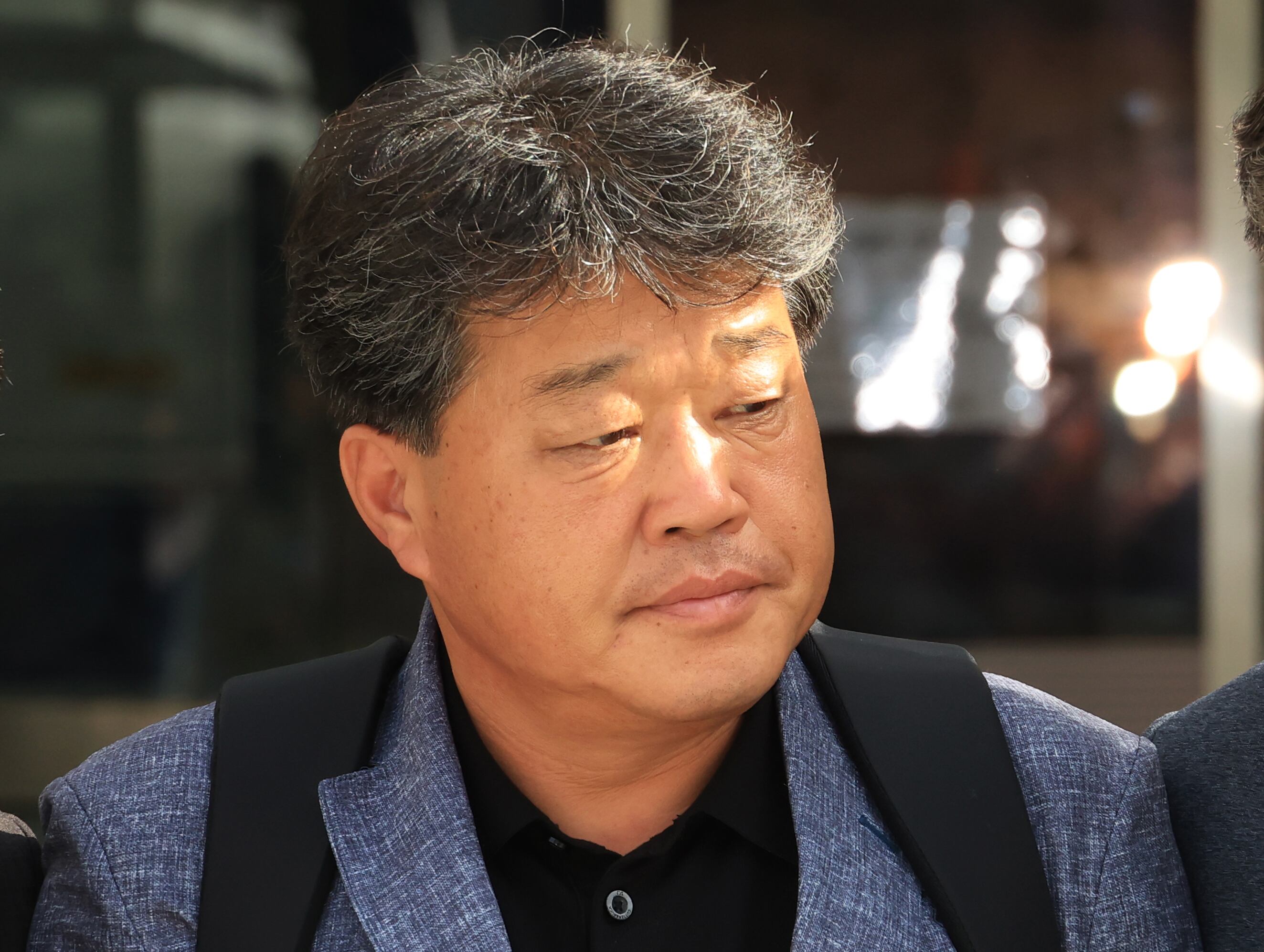 Prosecutor demands 4-year sentence for Park in shaman bribery case