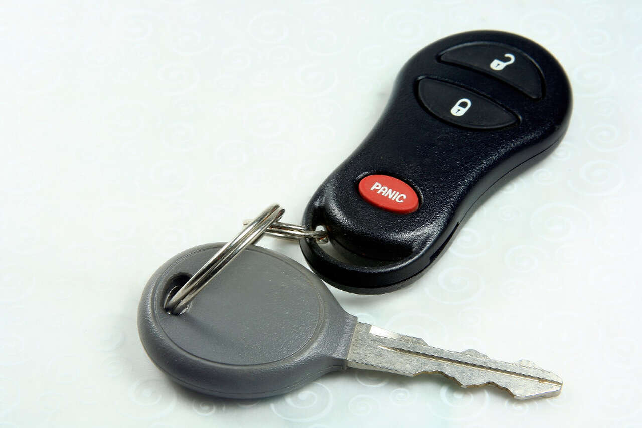 Thieves used distraction, key fob cloning in string of high-end CT car ...