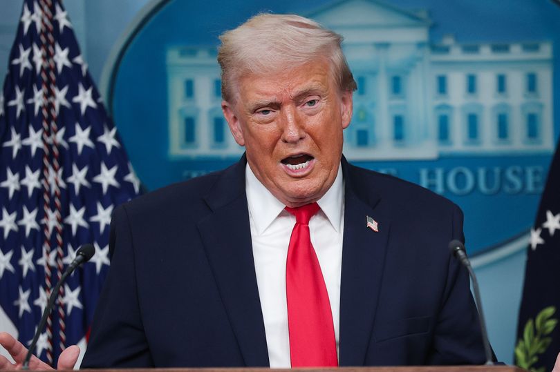 Donald Trump shows 3 signs something is wrong as president appears 'frail'