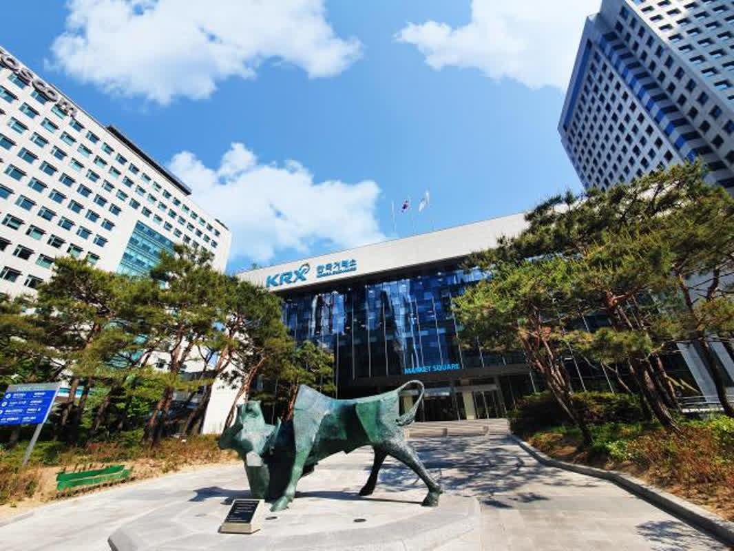 "ETF 어떡해" KRX 거래시간 연장에 운용사도 우왕좌왕