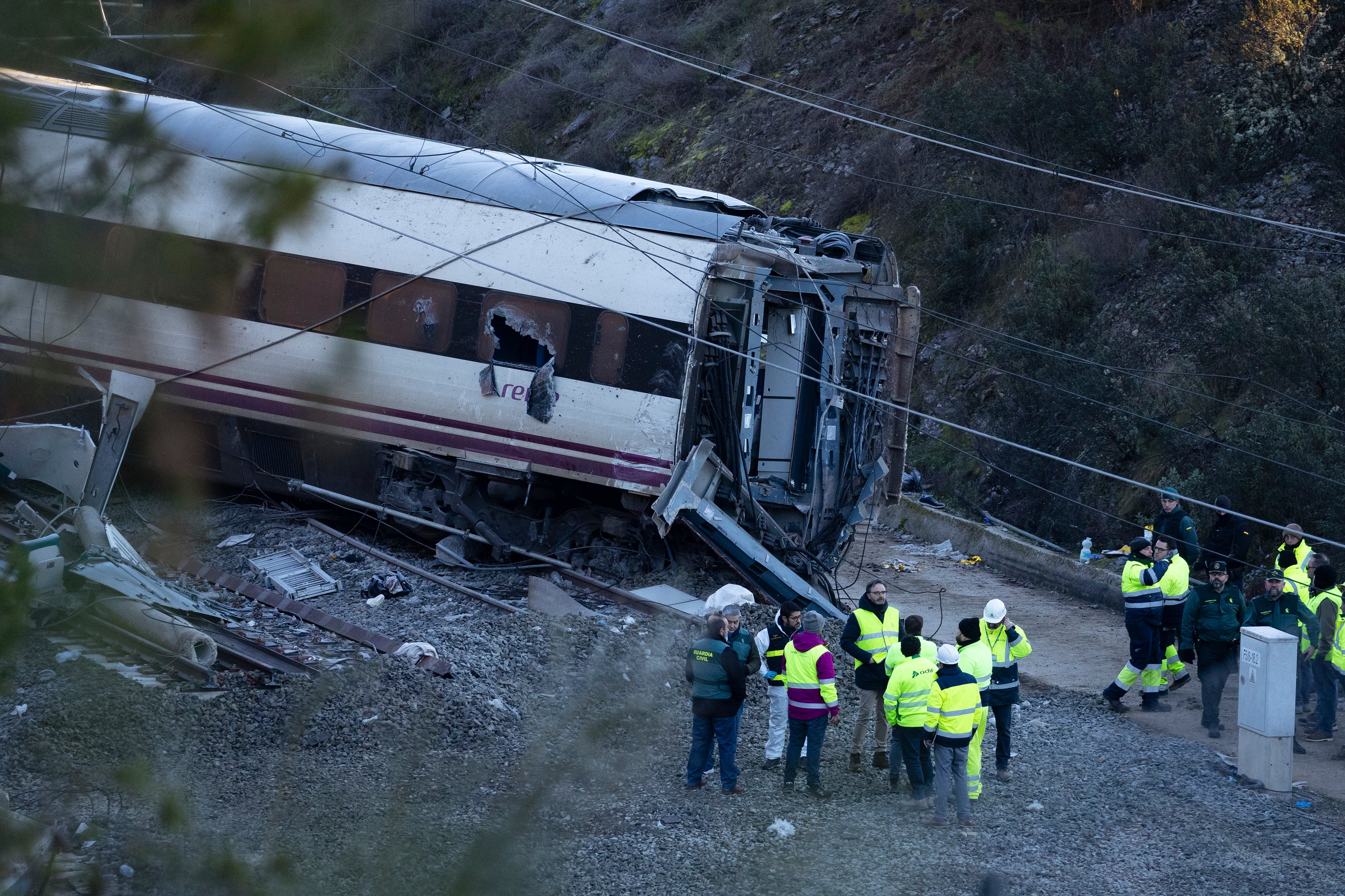 Los viajeros del Alvia de Adamuz estuvieron bastante tiempo sin ...