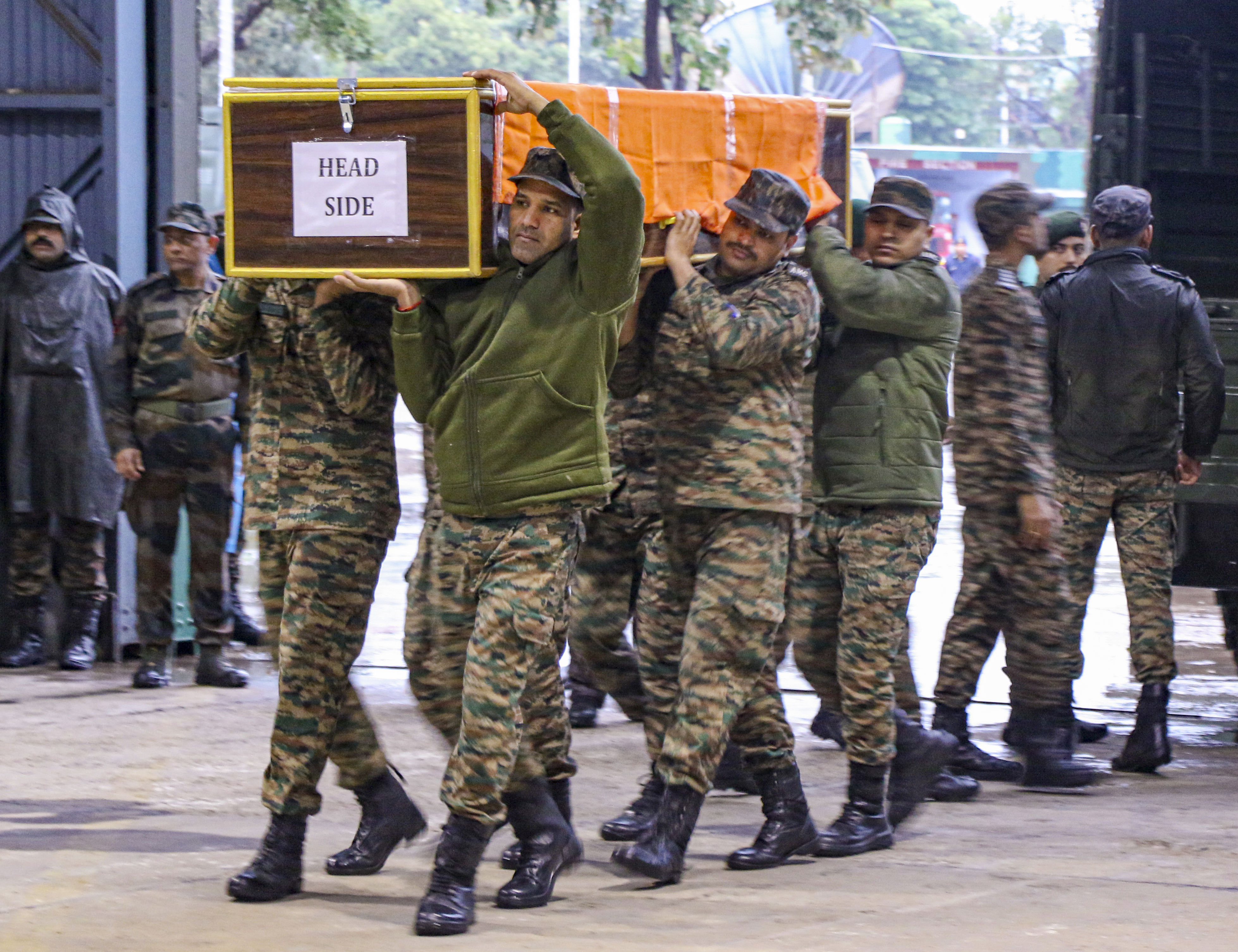 Army pays tributes to 10 soldiers killed in road accident in Jammu