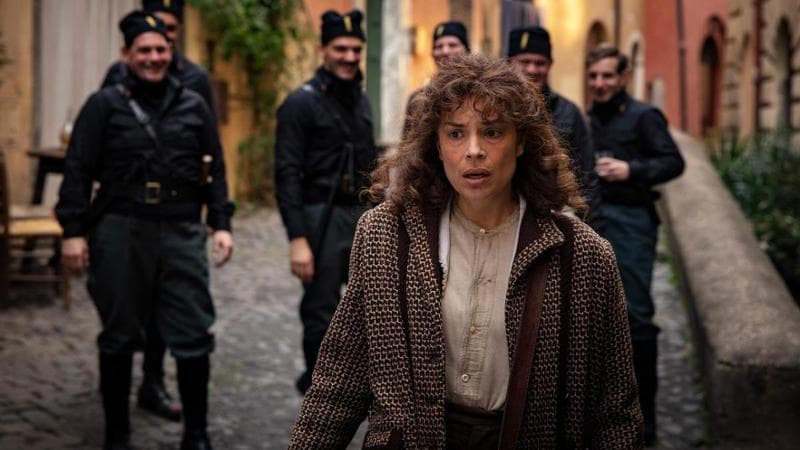 Micaela Ramazzotti è “Elena del Ghetto”: “Moderna e giudicata pazza ...