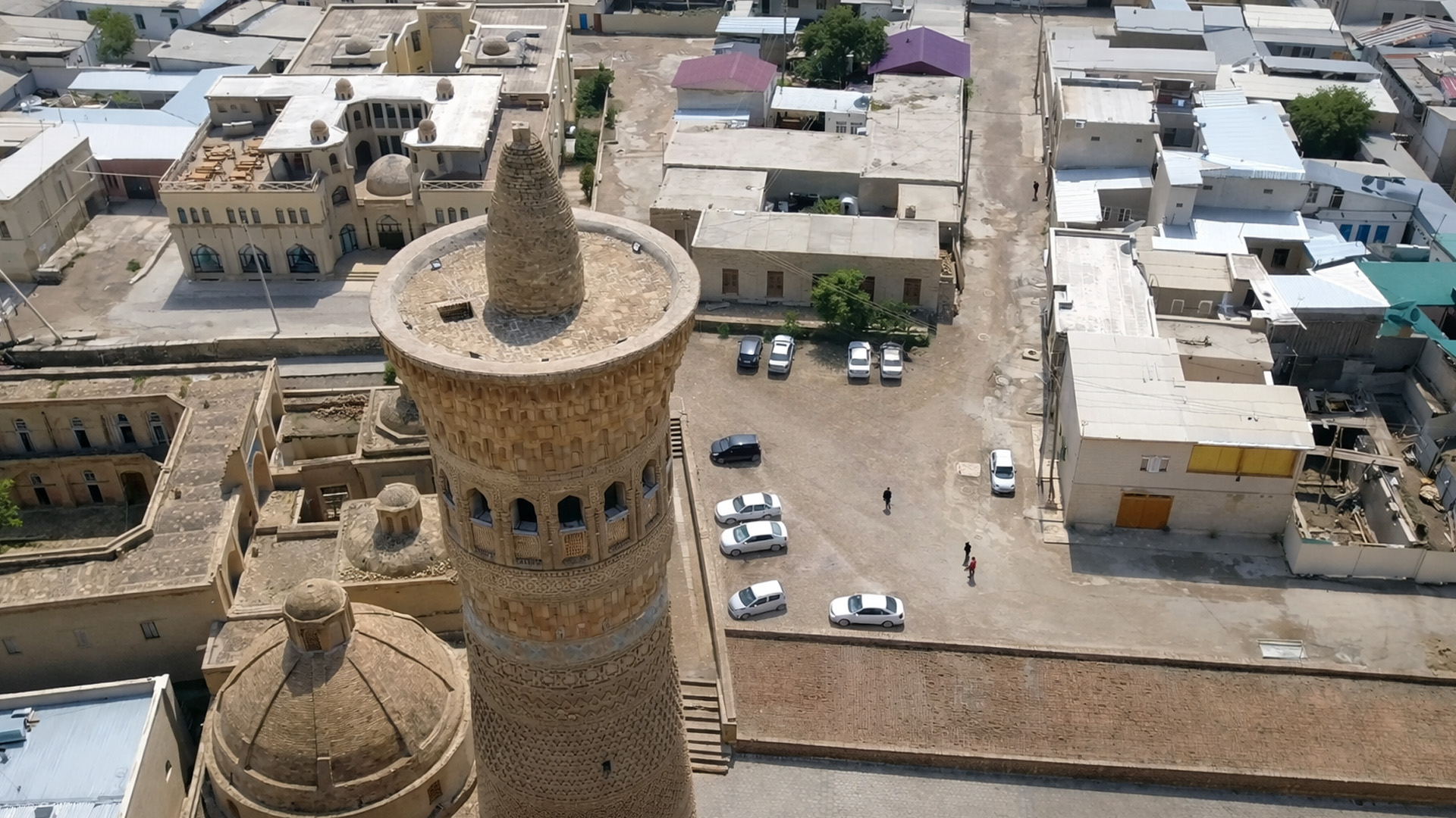Você teria coragem de subir até o topo deste minarete?