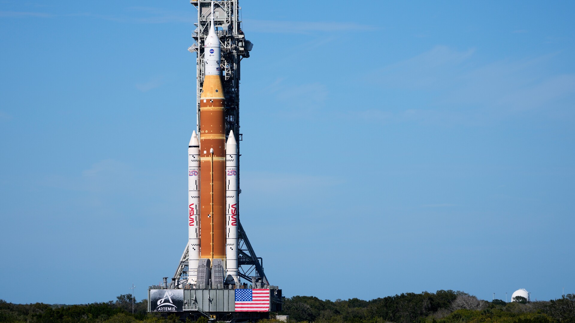 NASA’s Artemis II arrives at launch pad for lunar flyby mission in February