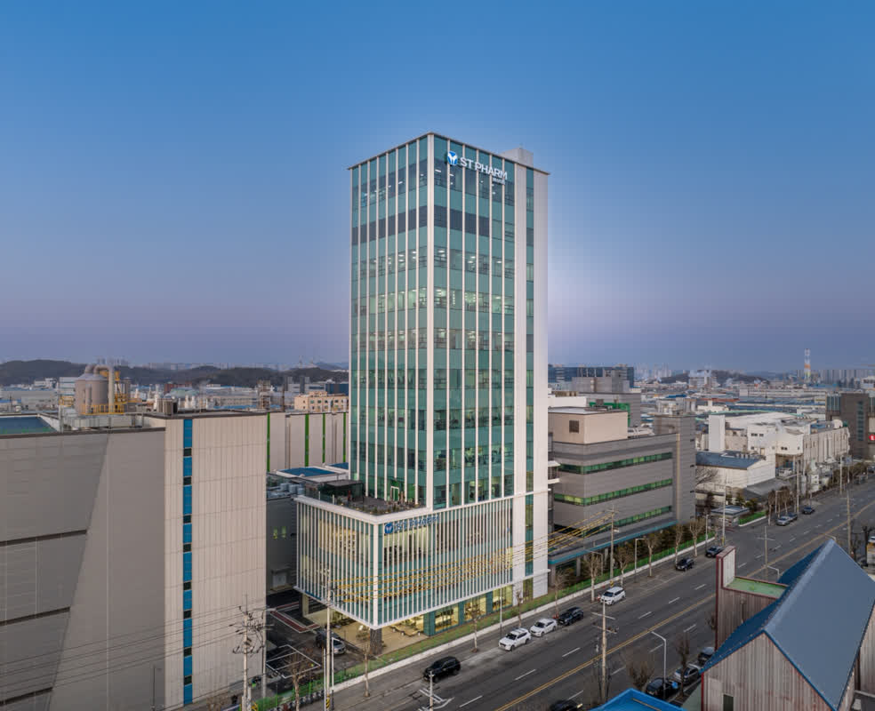 에스티팜, 미국 바이오텍서 5,600만 달러 원료의약품 공급 계약