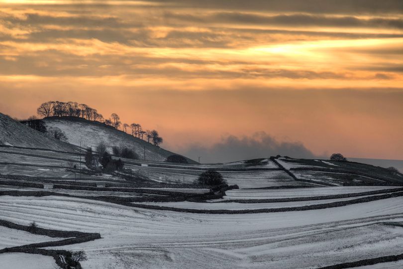 Met Office snow warning for three UK areas facing flurries before Tuesday