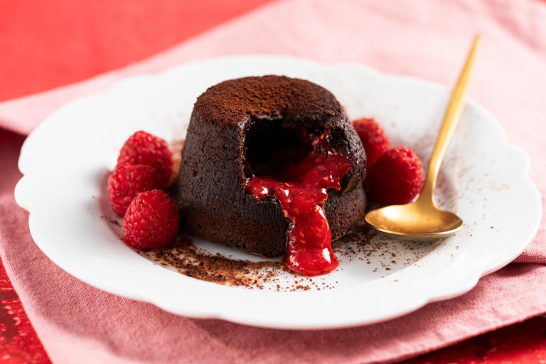 Chocolate-raspberry lava cake