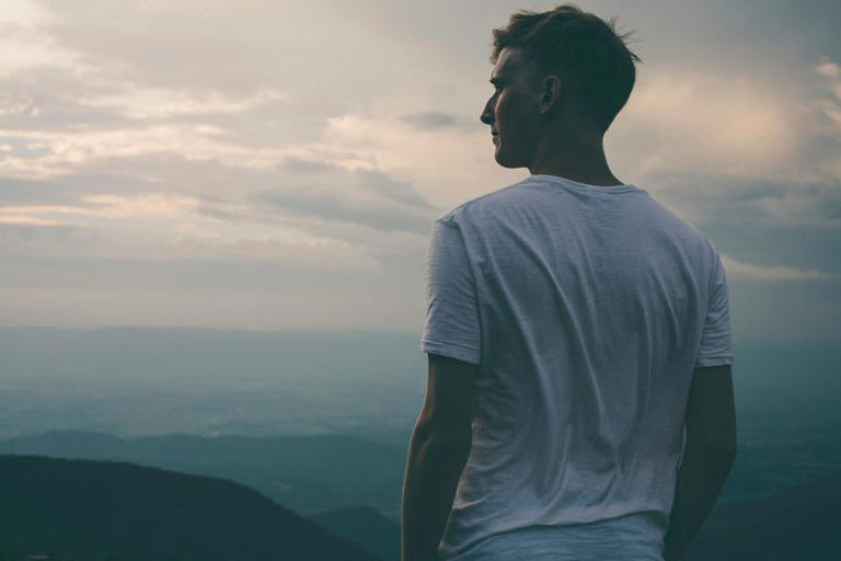 Men who end up alone often share these 8 behaviors