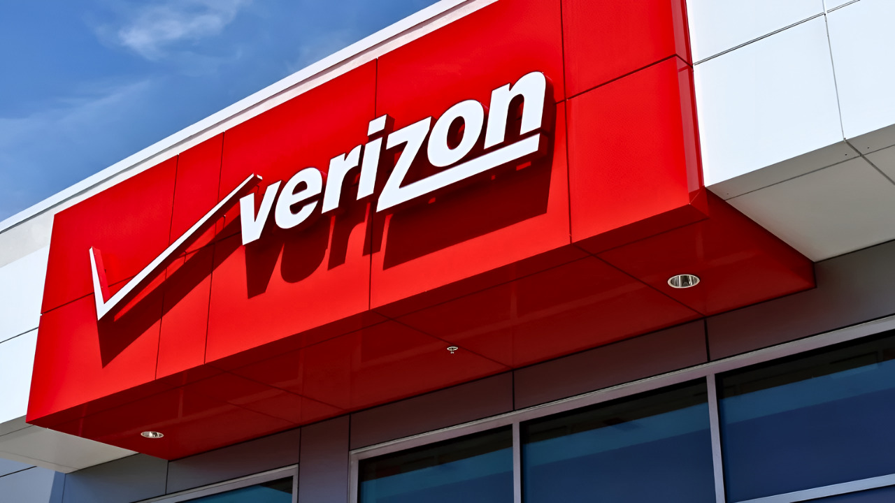 Verizon hit with FCC review after offering $20 credit for 10 hour blackout