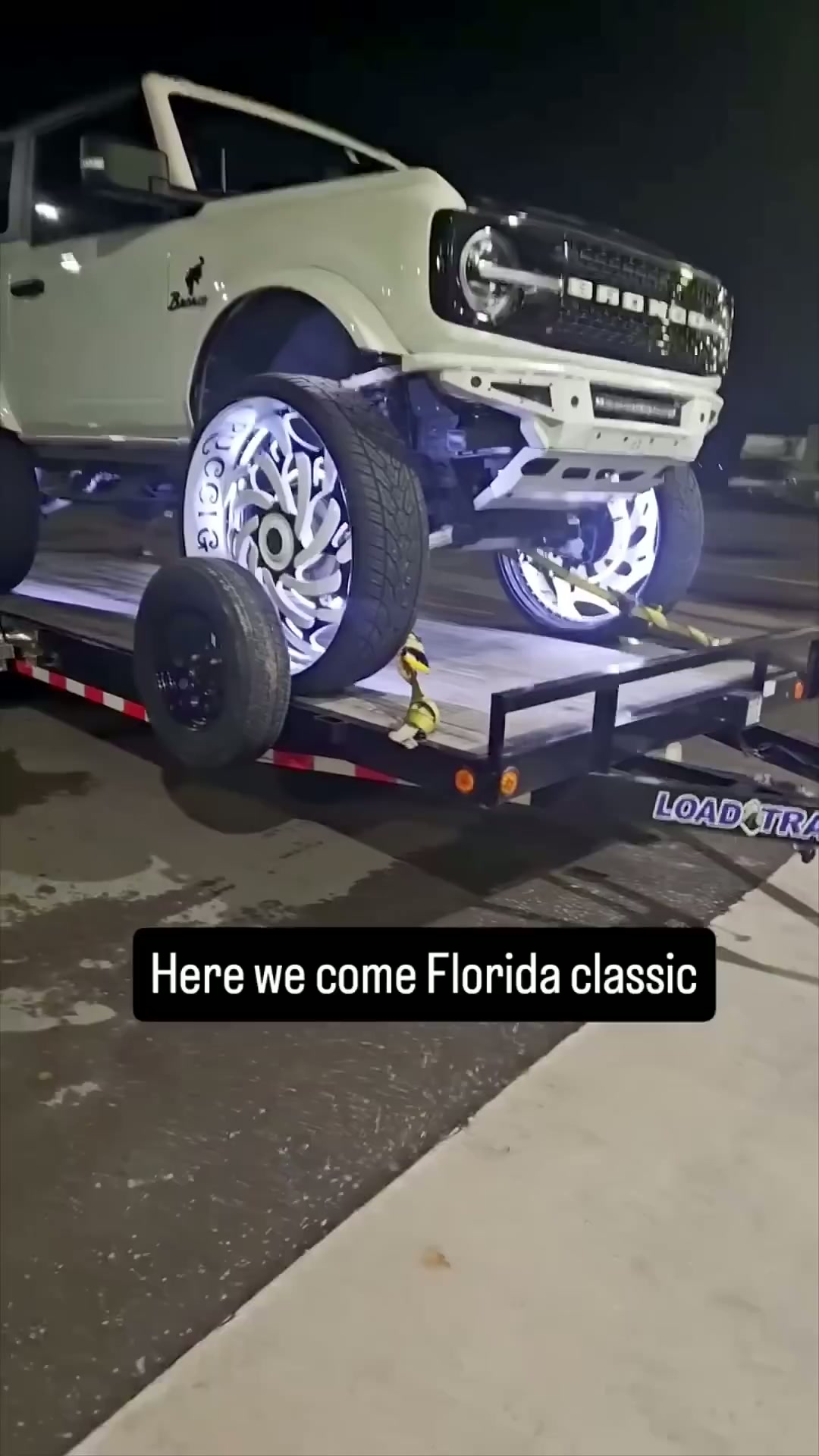 Jeep Wagoneer Pullin Ford Bronco on 34’s To Florida Classic