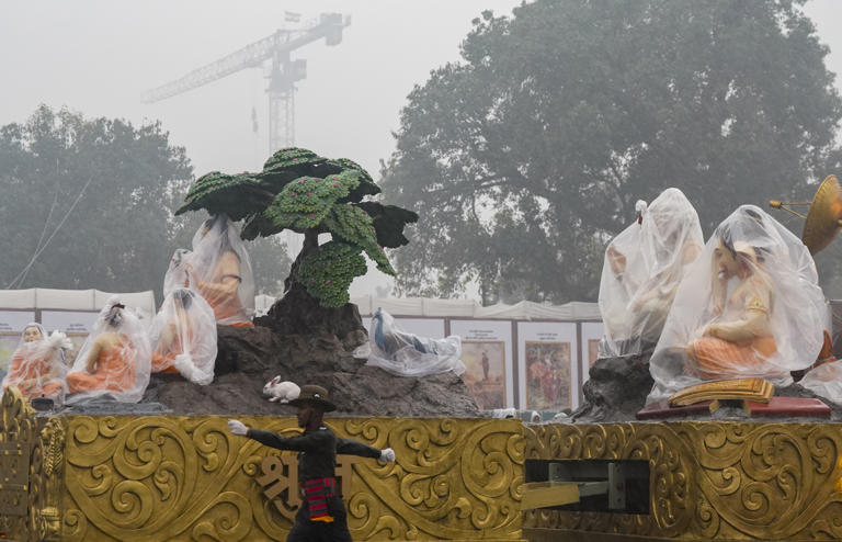 Full dress rehearsal of 77th R-DAY parade held amid rain, flypast curtailed