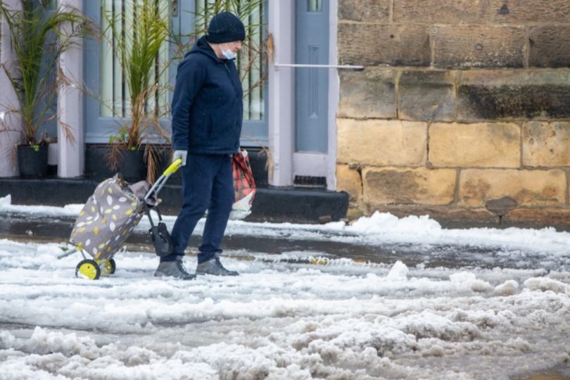 Met Office names all the UK areas set to escape snow before Tuesday ...