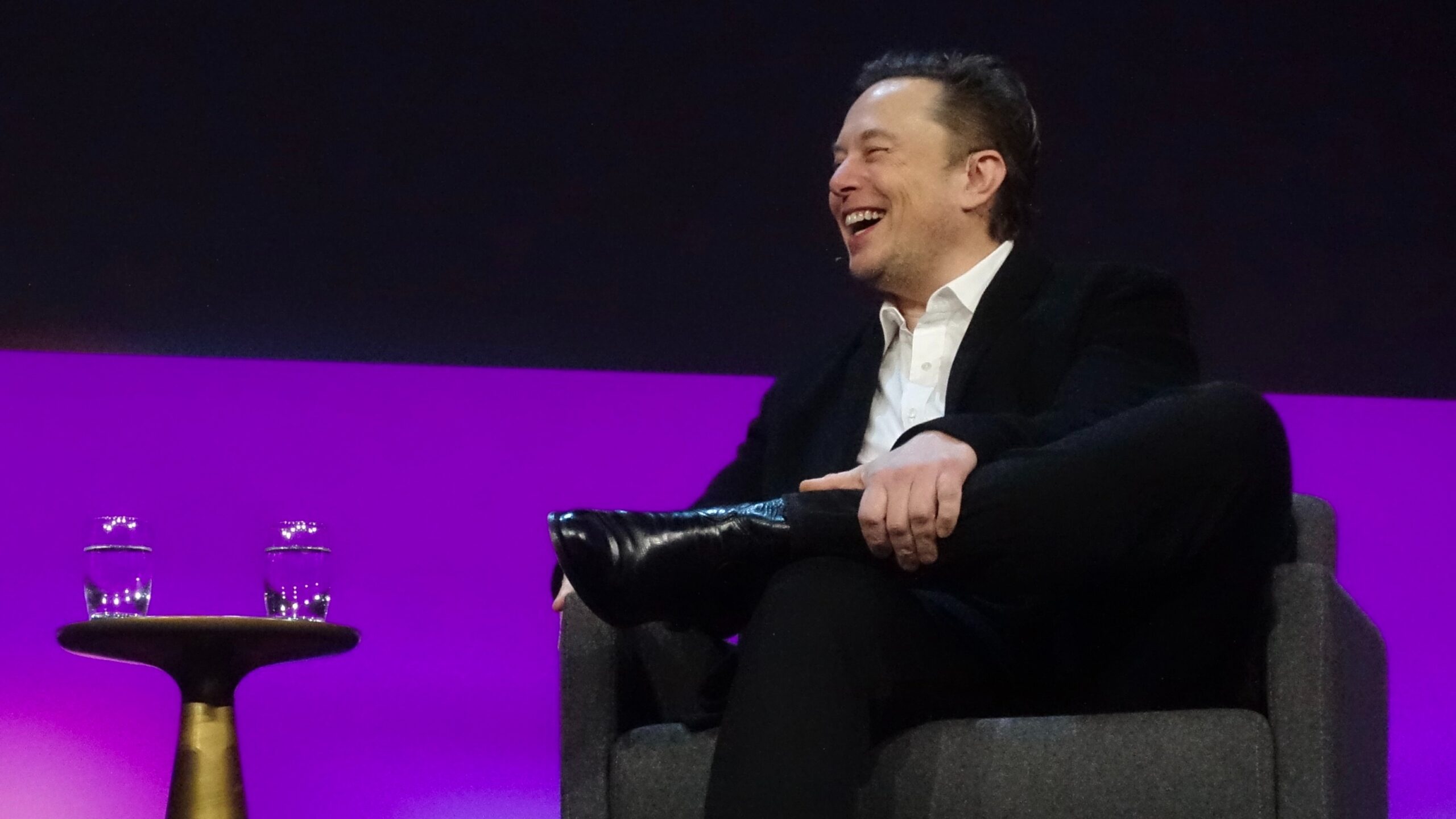 Elon Musk is hiring and his dead simple application exposes what he ...