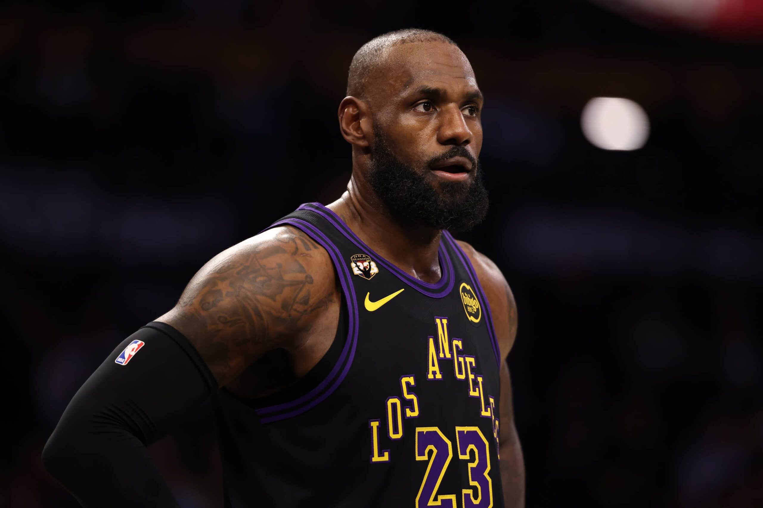 LeBron James wants to finish the season with the Lakers, but his ...