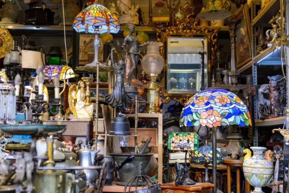 Antique shops in the US worth the drive