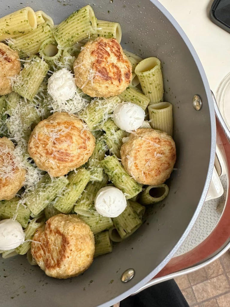 Chicken meatballs stuffed with mozzarella