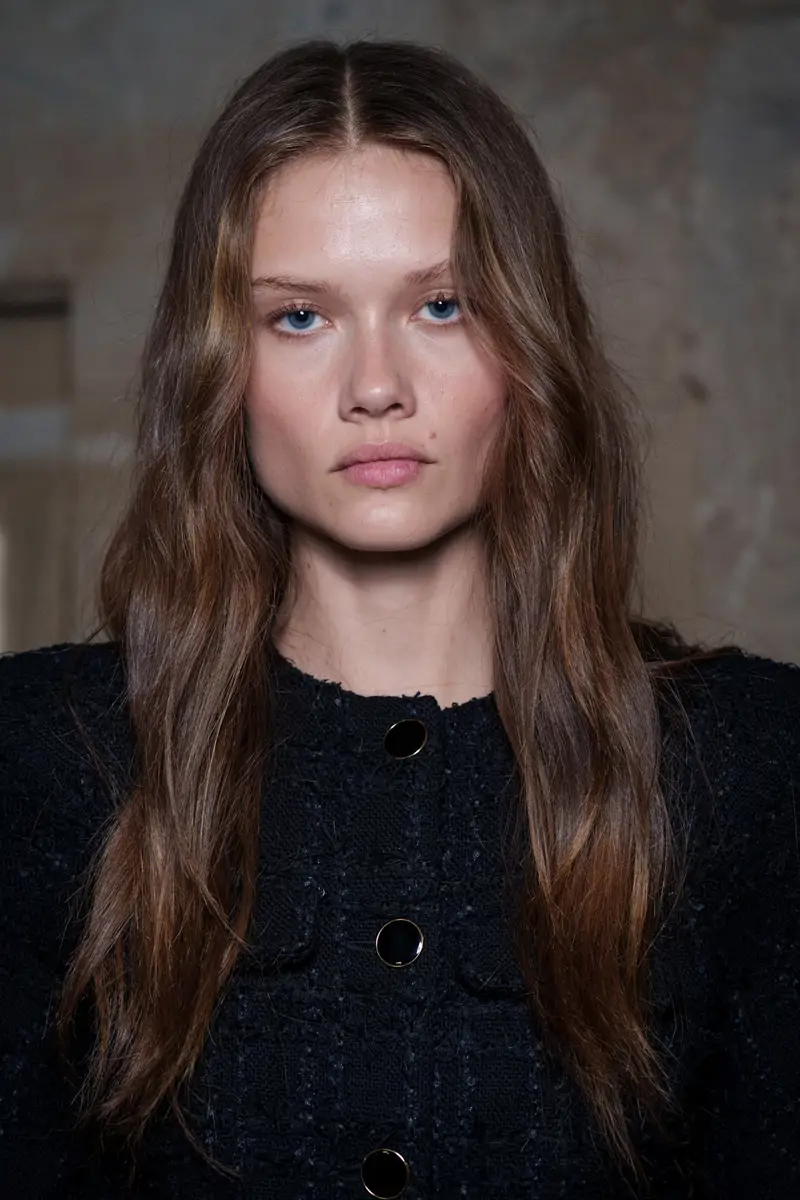 ¿Es buena la crema Nivea de lata azul para mujeres de 60 años?