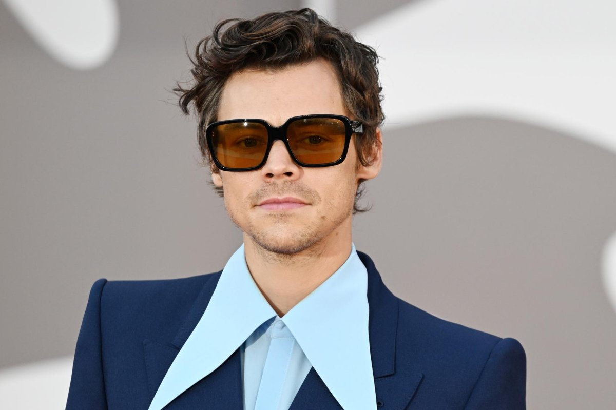 Harry Styles releases 'Aperture,' announces tour ahead of new album