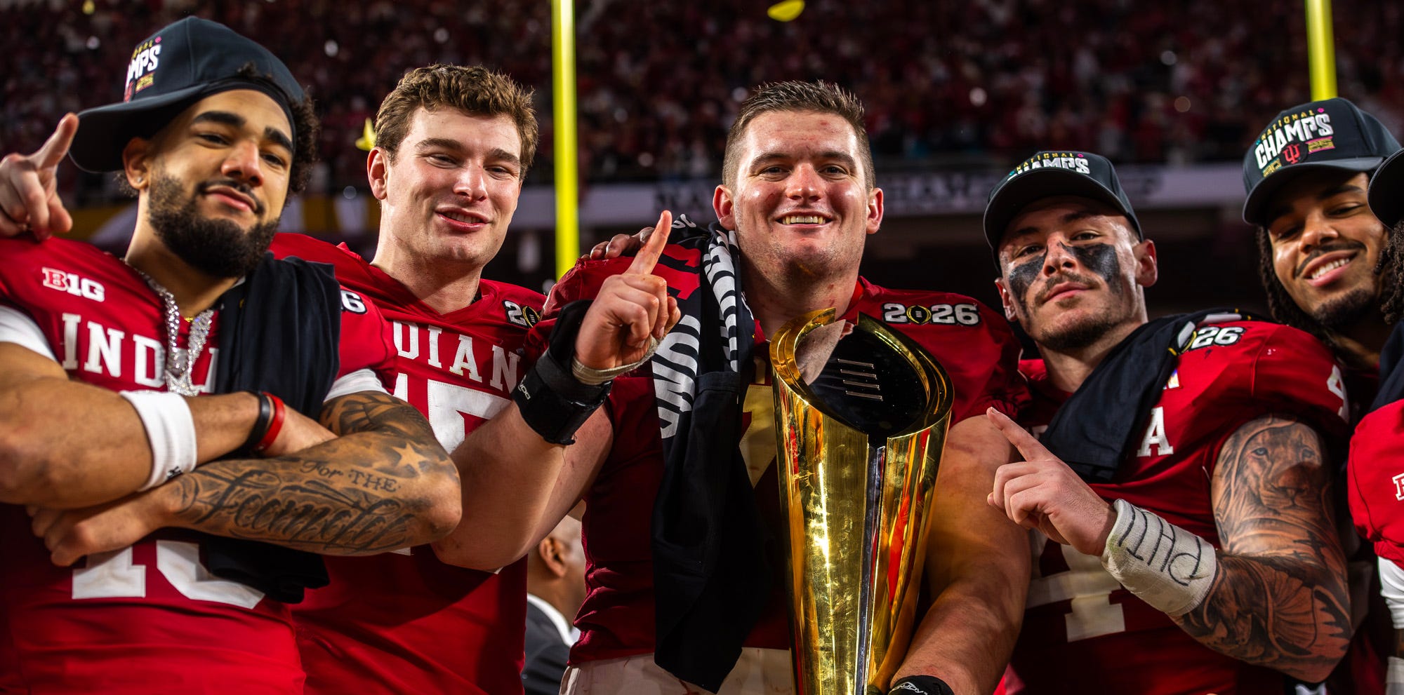 Fernando Mendoza shows off insane throws on 'The Tonight Show'