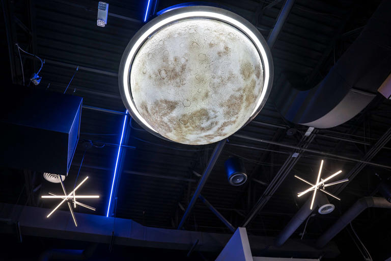 New restaurant features robot servers, Kroger opens first Fenton store ...