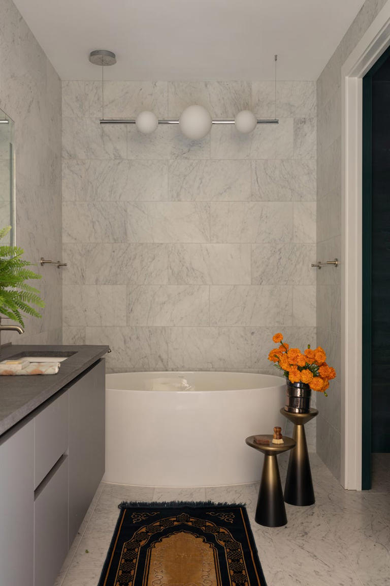 There's not a single white wall in this modern Chicago penthouse