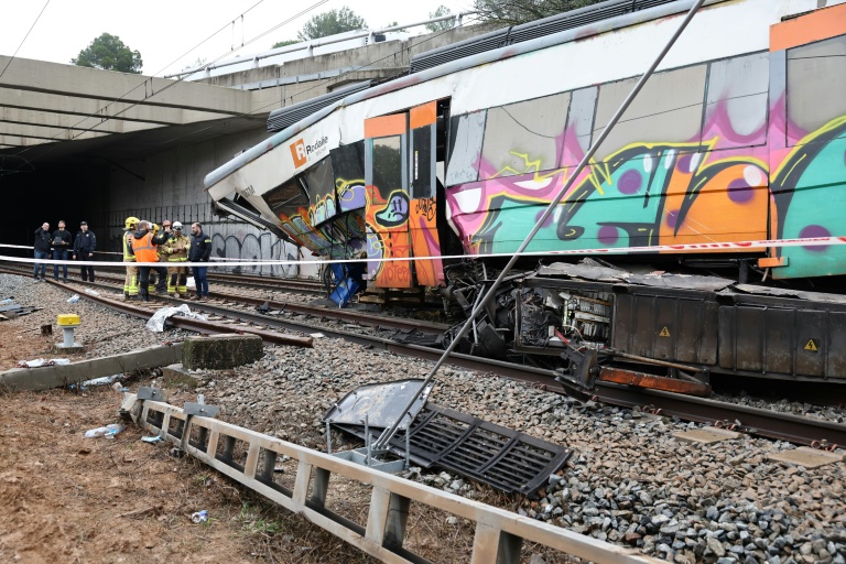 Commuter trains back in Spain's Catalonia after deadly accident