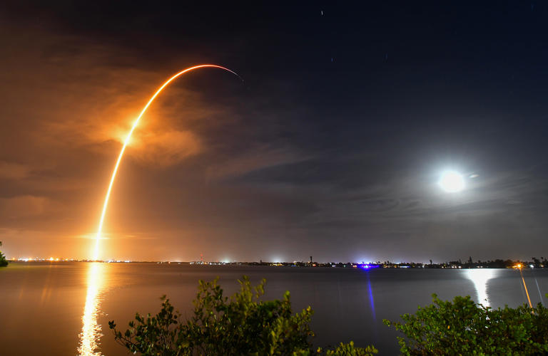 Late-night SpaceX rocket launch set for liftoff from Florida. What time?