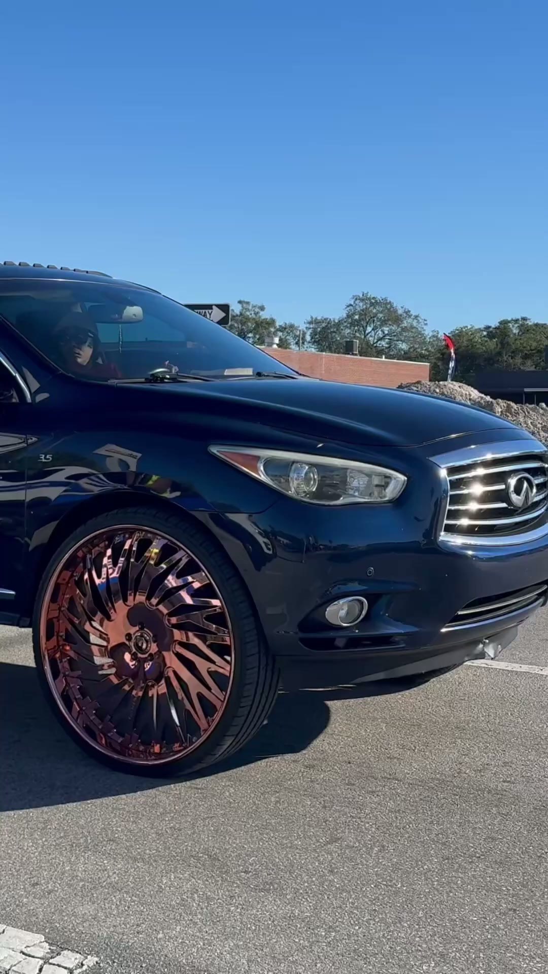Infiniti JX on Rosegold 30’s Forgiatos