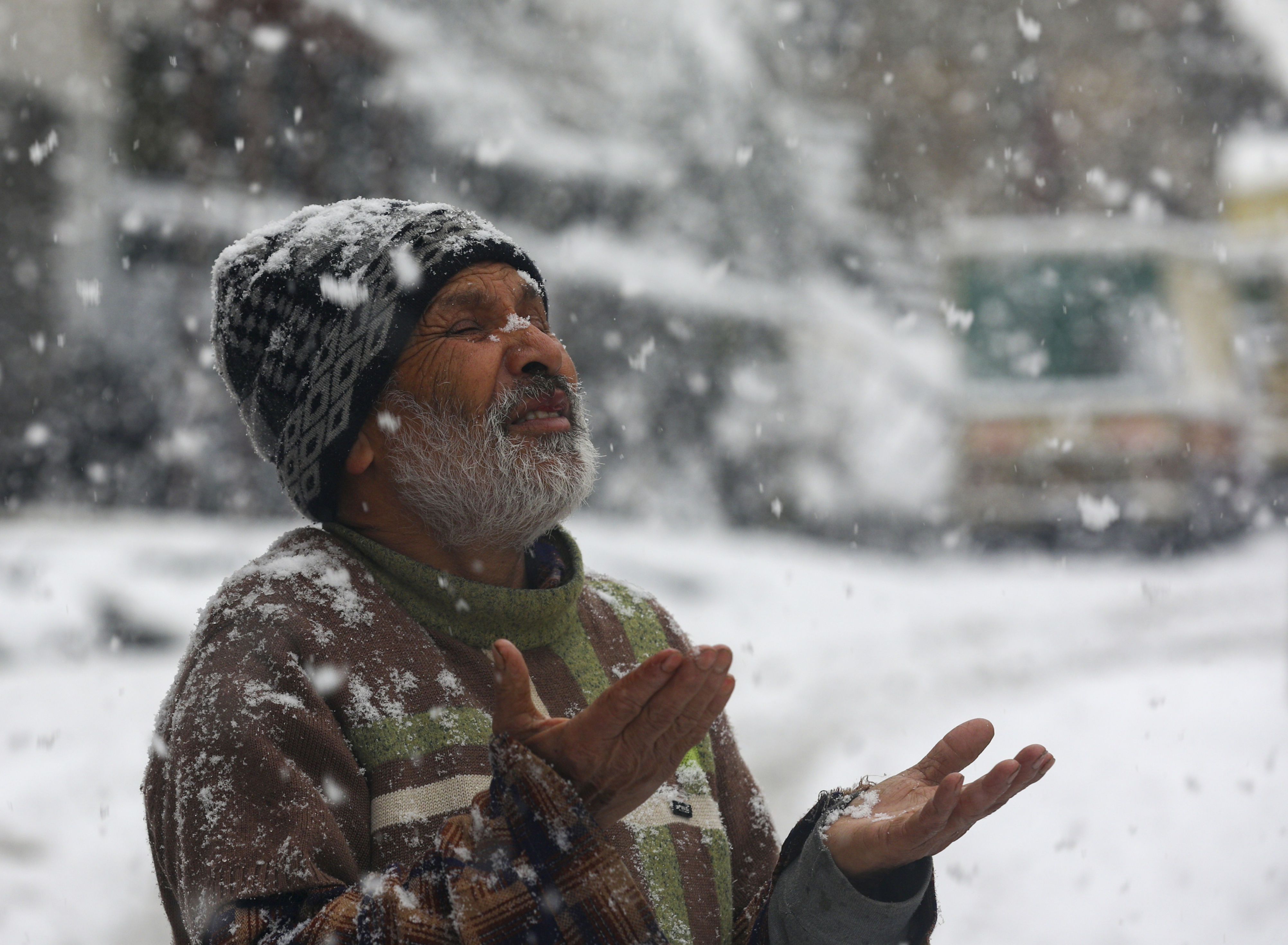 Snowfall disrupts life in Jammu's higher reaches; rains break long dry ...