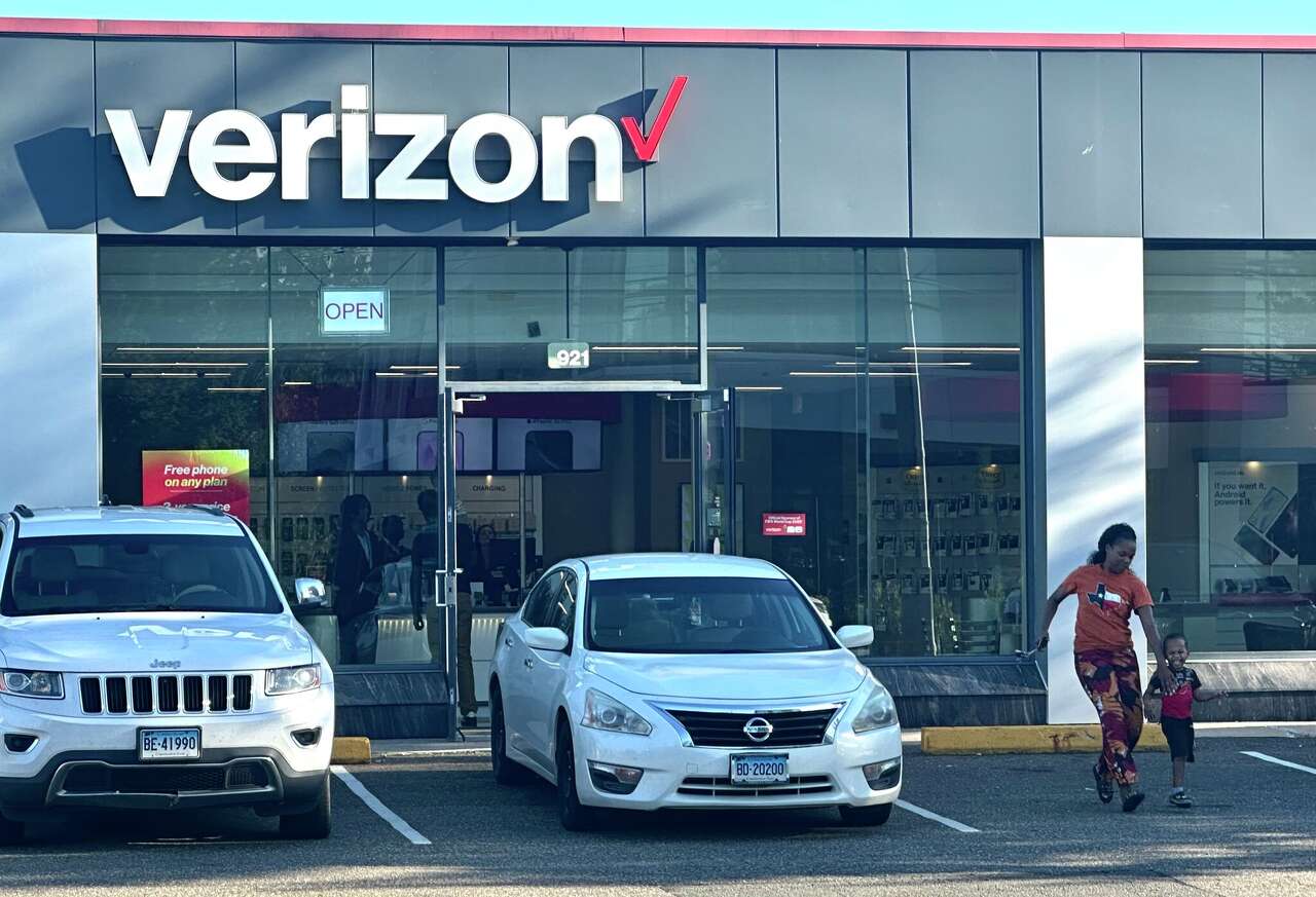 What Verizon's Frontier acquisition means for Connecticut customers
