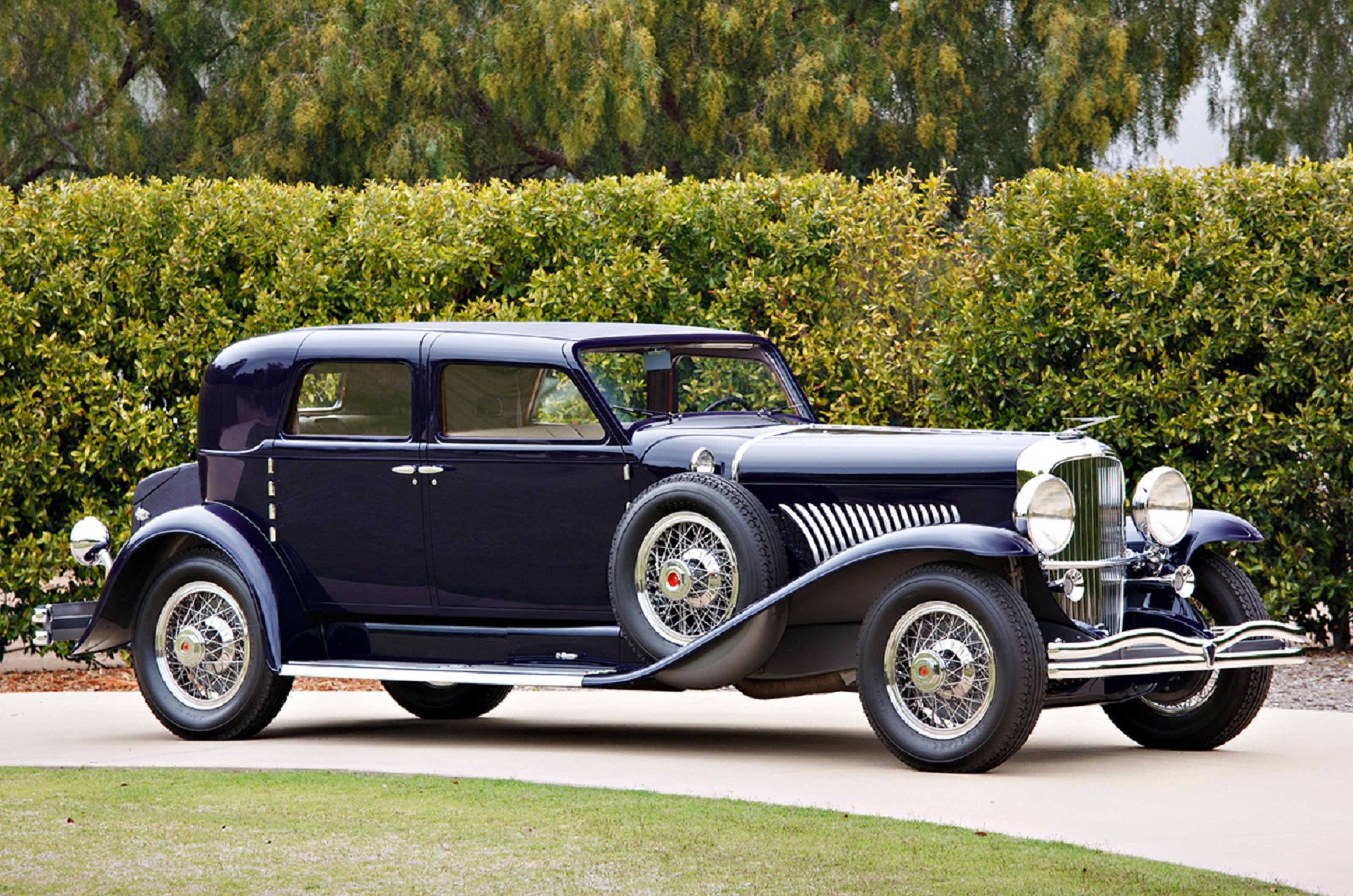 25 of history’s most luxurious cars