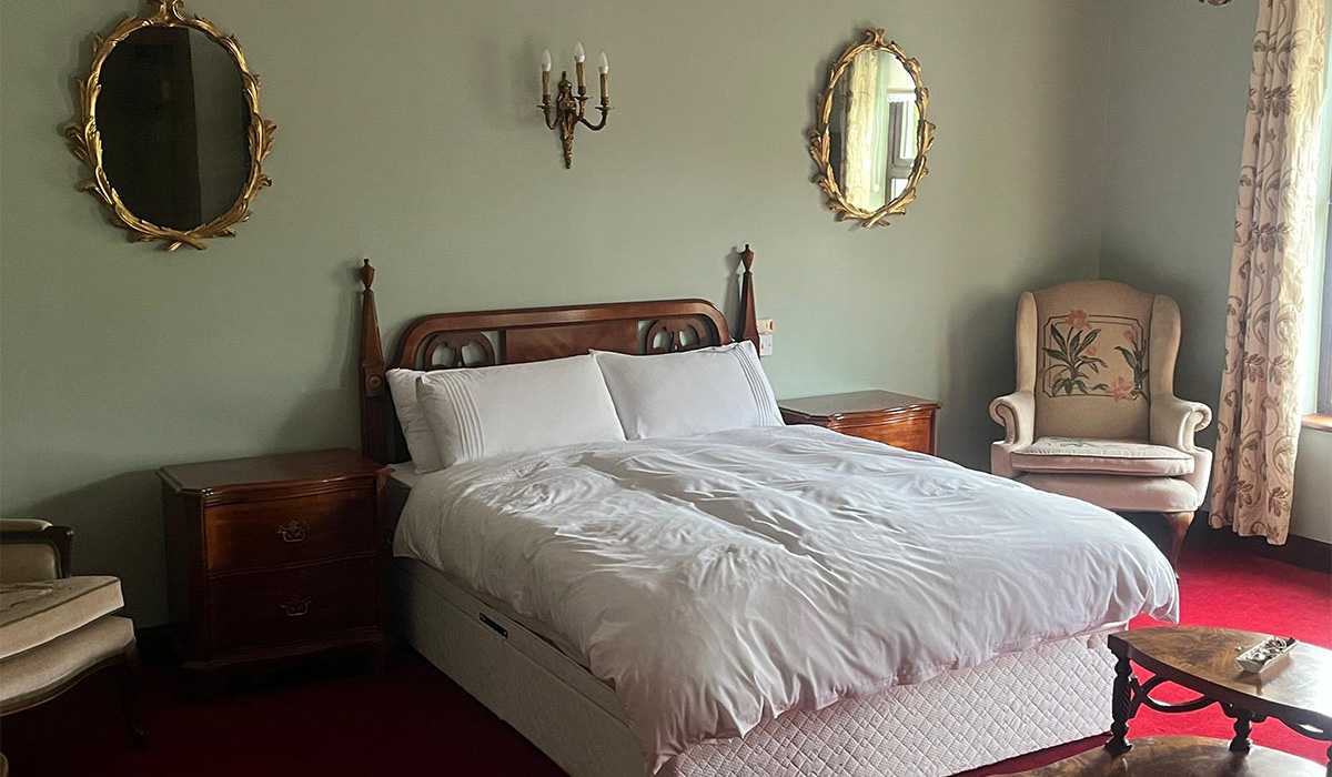 Hollywood star Mel Gibson’s Braveheart bed up for grabs