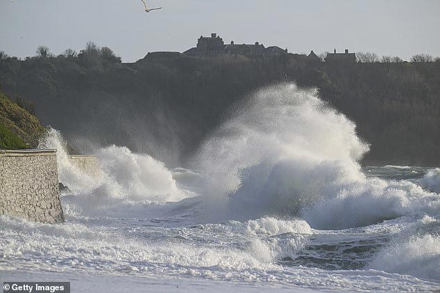 Storm Ingrid hits Britain with 60mph gusts, heavy rain and strong waves ...