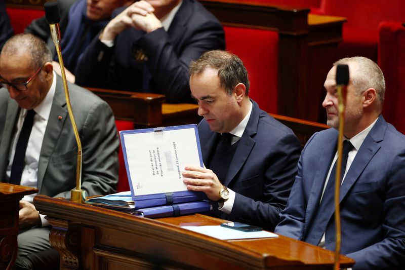French government survives no-confidence votes over budget