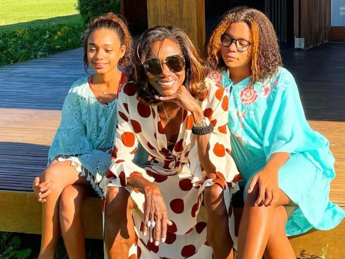 Maria Silva e Laura Silva homenageiam Paulo Mesquita em seu aniversário