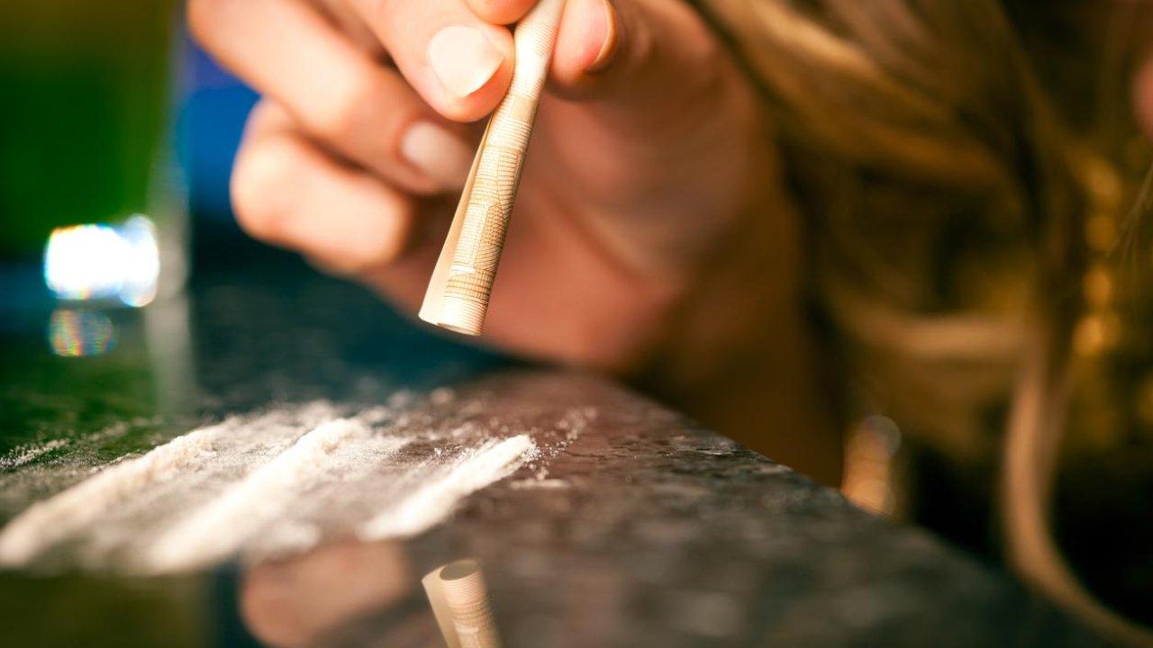 Cocaïne : une drogue banalisée, des risques dévastateurs