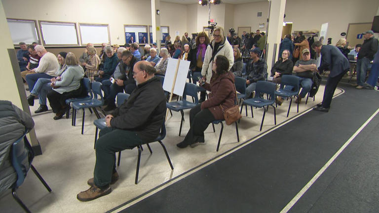 Land use debate turns into shouting match between PC leadership candidates
