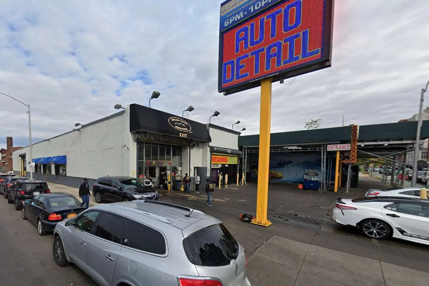 Empregado da Golden Touch Car Wash fica em estado crítico após ser ...