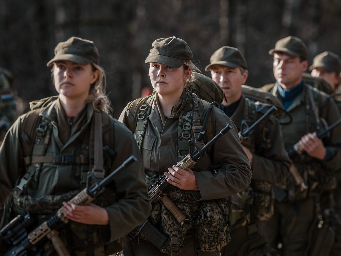Crown Princess Amalia completes basic military training