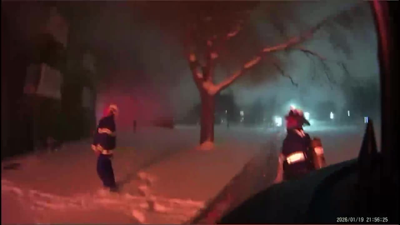 Firefighters rescue family, cat from Wyoming apartment blaze