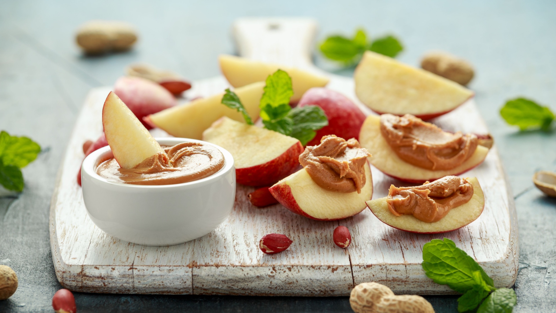 Most women aren't eating enough fibre and these 10 easy snacks can help