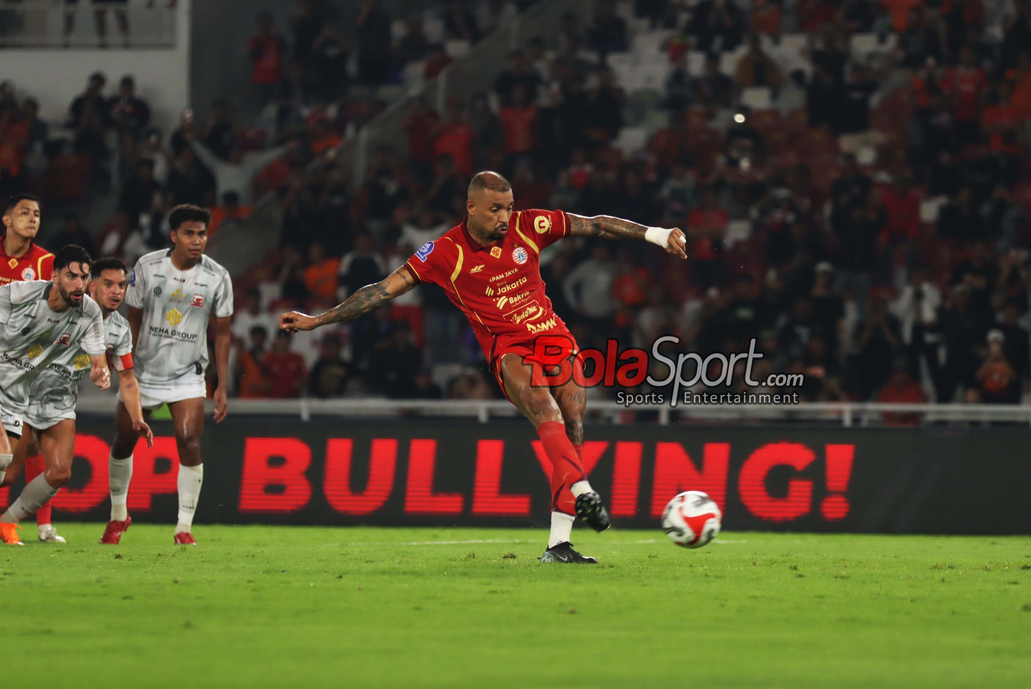 Hasil Super League - Dapat 2 hadiah penalti, Persija bungkam Madura United