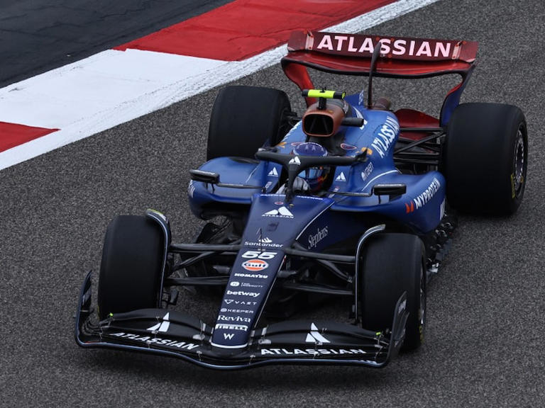 Williams to miss opening F1 test due to car delays