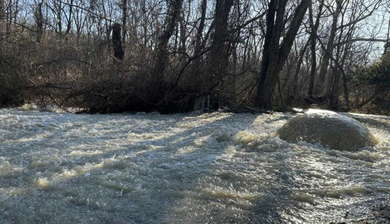 Overflow cut after Potomac sewer collapse, but snow, cold still slowing ...
