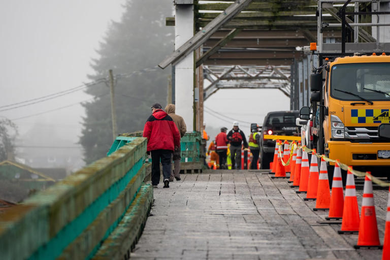 Temporary Westham Island bridge not possible while damaged one fixed ...