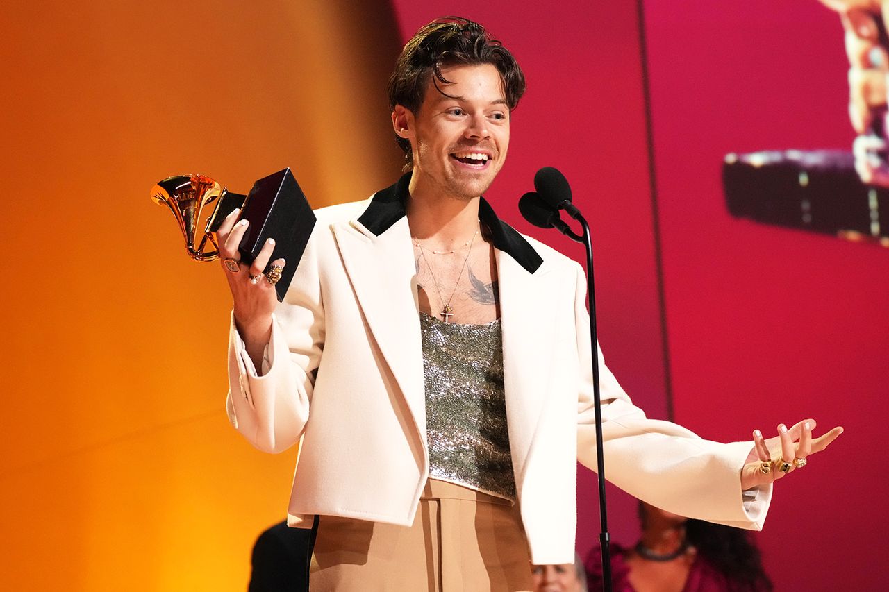 What does 'aperture' mean? Harry Styles' new song's lyrics, explained