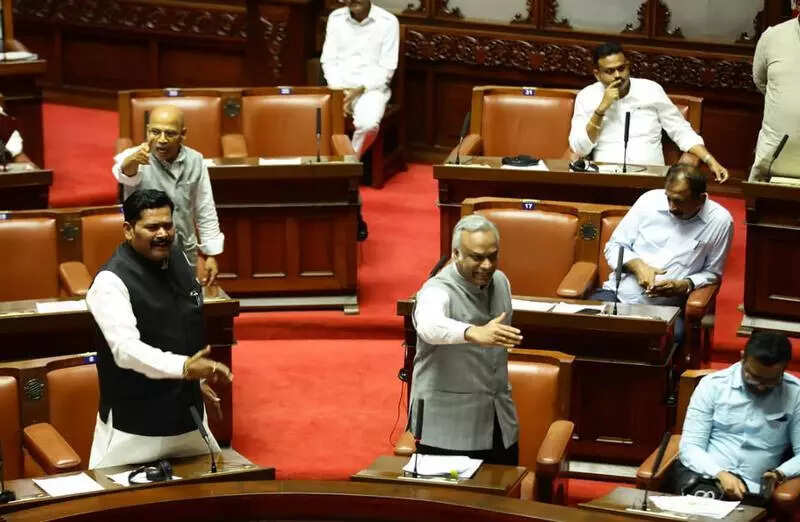 BJP raises Rs 2,500-crore excise scam, protests rock House